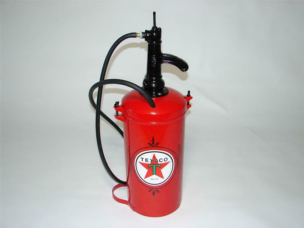 Interesting restored 1930s Texaco service department five gallon Aro ...