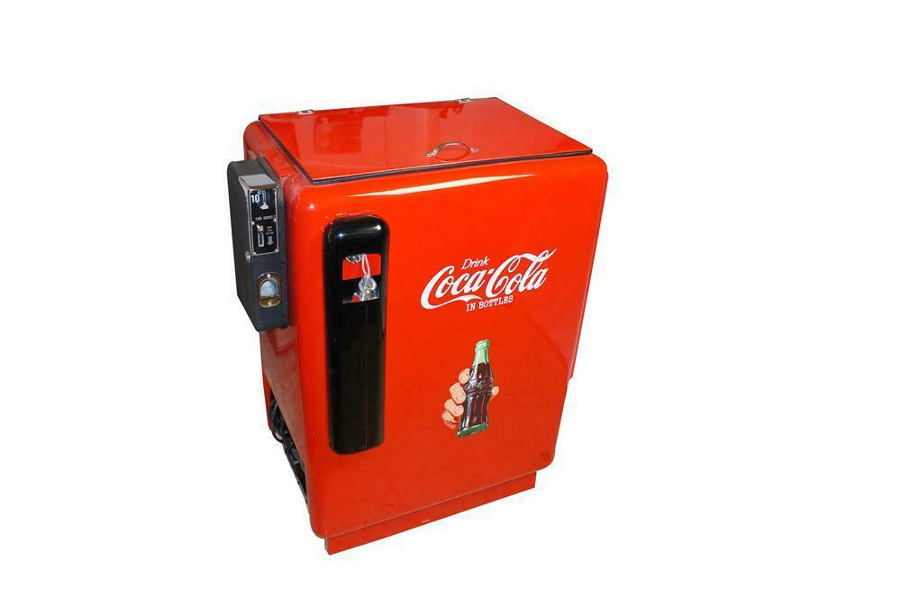 Professionally restored 1950s Coca-Cola Ideal model #55 ten c