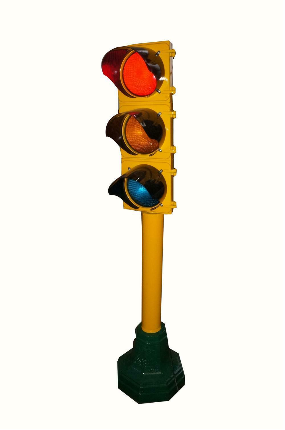 Fantastically restored vintage municipal stop light on origin