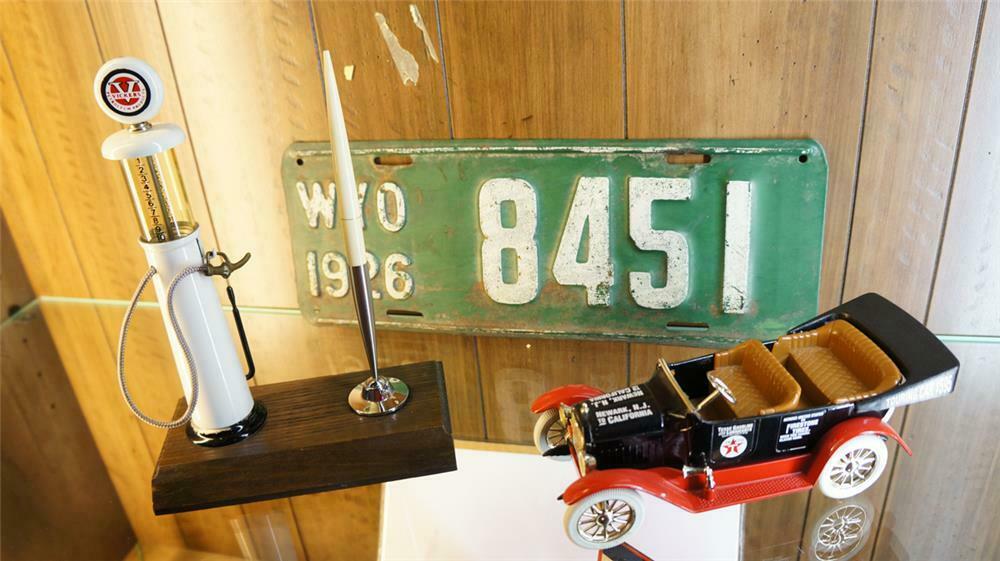 Vickers gas pump pen holder, Ertl 1917 Texaco Maxwell touring