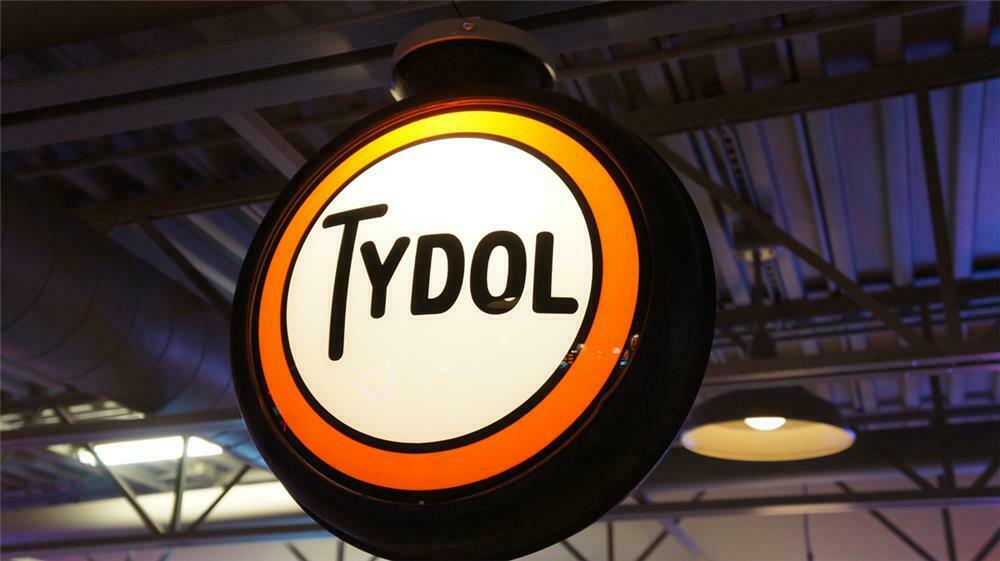 Magnificent 1930's Tydol Gasoline metal bodied gas pump globe