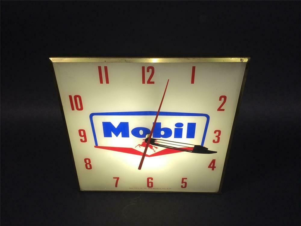 Sharp 1959 Mobil Oil service station glass faced light-up ser
