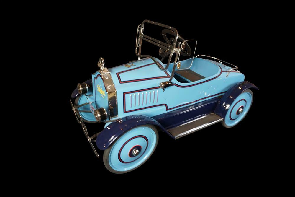 Gorgeous 1925 restored Gendron Packard pedal car.