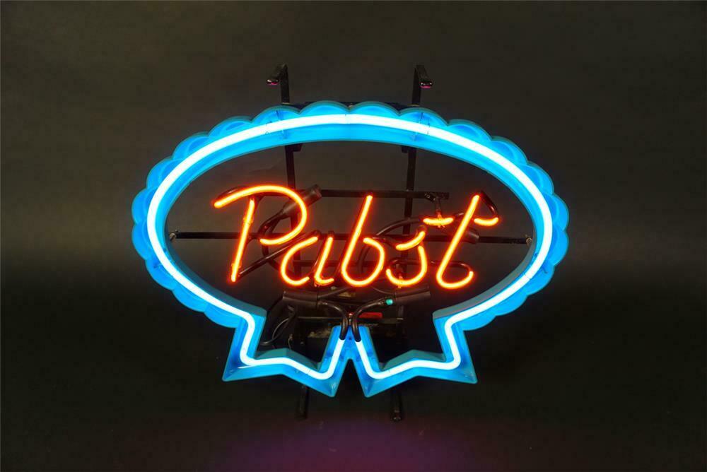 Very clean vintage Pabst Beer neon tavern sign.
