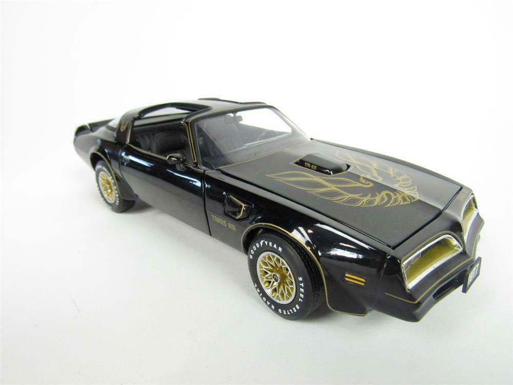 Iconic 1977 Pontiac Trans Am Franklin Mint 1:24 scale diecast model car ...