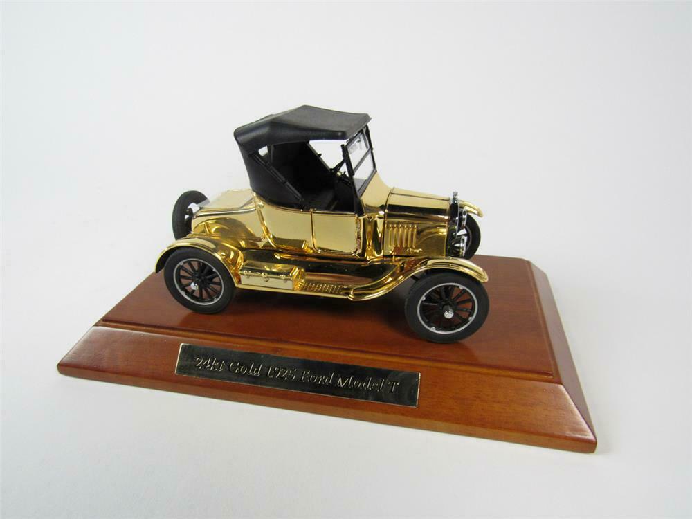24kt Gold 1925 Ford Model T Danbury Mint 1:24 scale diecast model car ...