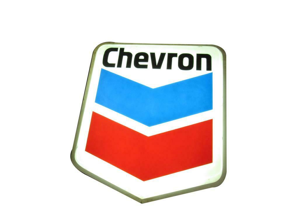 Nifty vintage Chevron Oil single-sided light-up service stati
