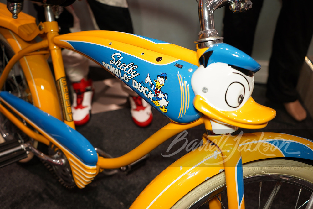 1949 SHELBY DONALD DUCK BICYCLE - Rear 3/4 - 256999