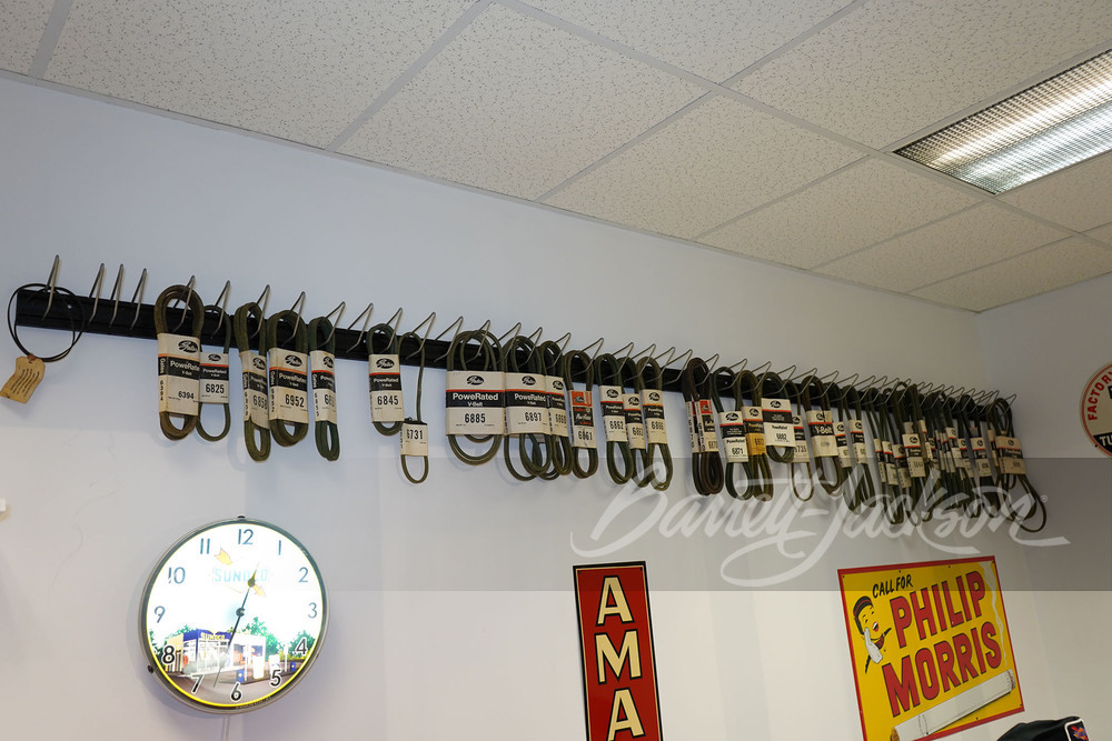 SERVICE STATION FAN BELT DISPLAY RACK - Front 3/4 - 257530