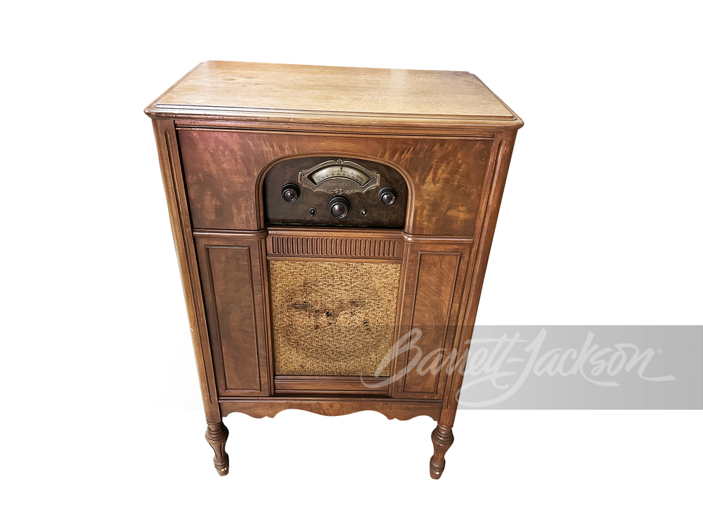 ADDENDUM - LATE 1920S KENT ATWATER MODEL #70 CONSOLE TUBE RAD