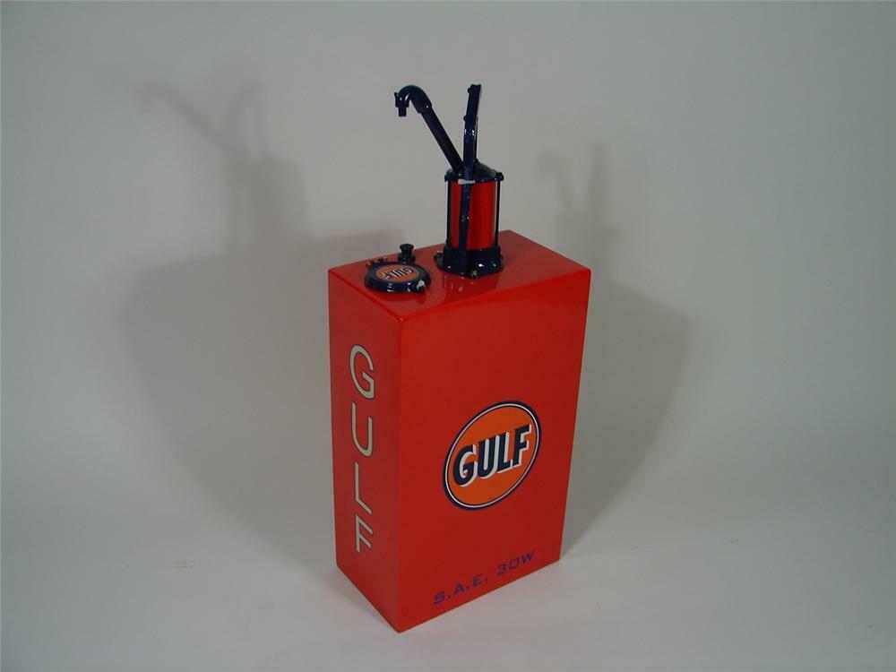 Perfectly restored 1930s Gulf Service Station 15 gallon hand