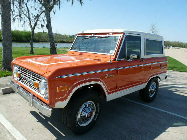 1974 FORD BRONCO REMOVABLE HARDTOP