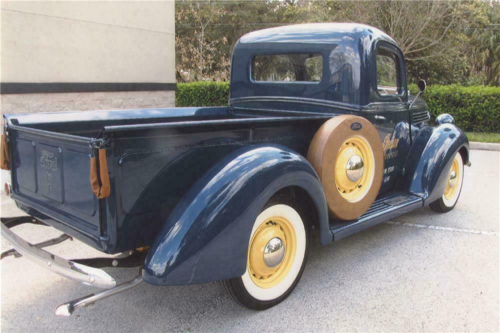 1939 FORD PICKUP - Rear 3/4 - 102079