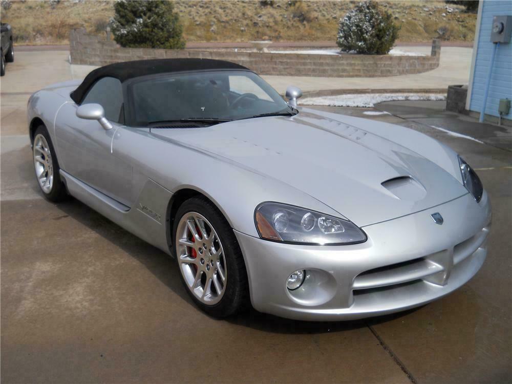 2004 DODGE VIPER CONVERTIBLE - Front 3/4 - 102122