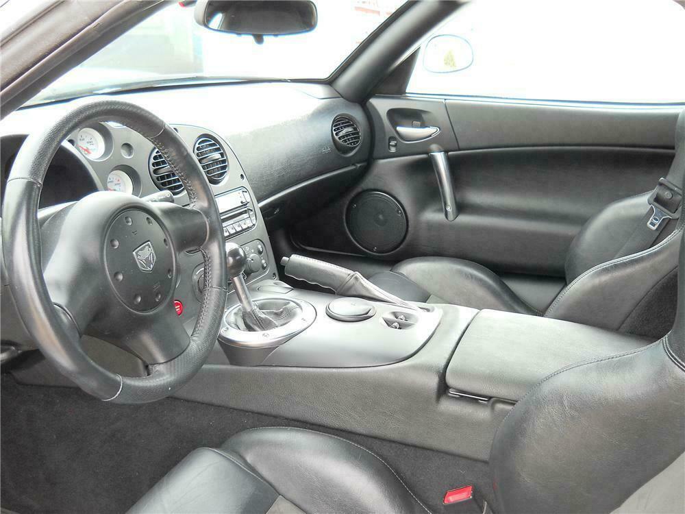 2004 DODGE VIPER CONVERTIBLE - Interior - 102123