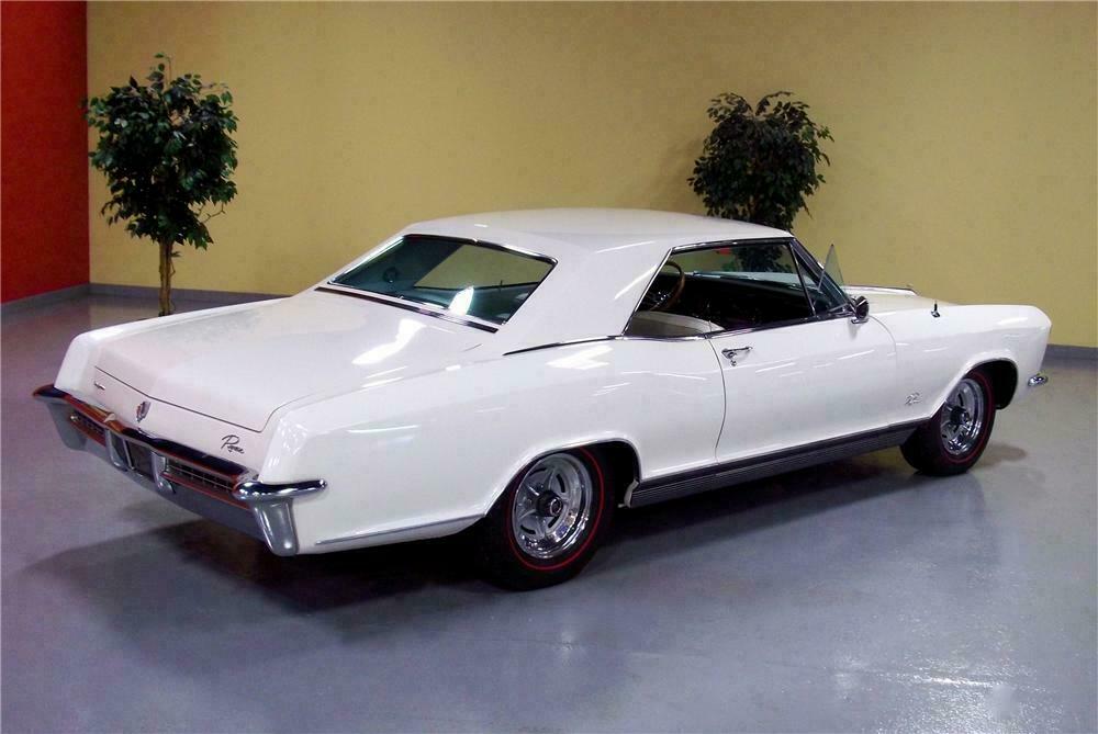 1965 BUICK RIVIERA 2 DOOR HARDTOP - Rear 3/4 - 102733
