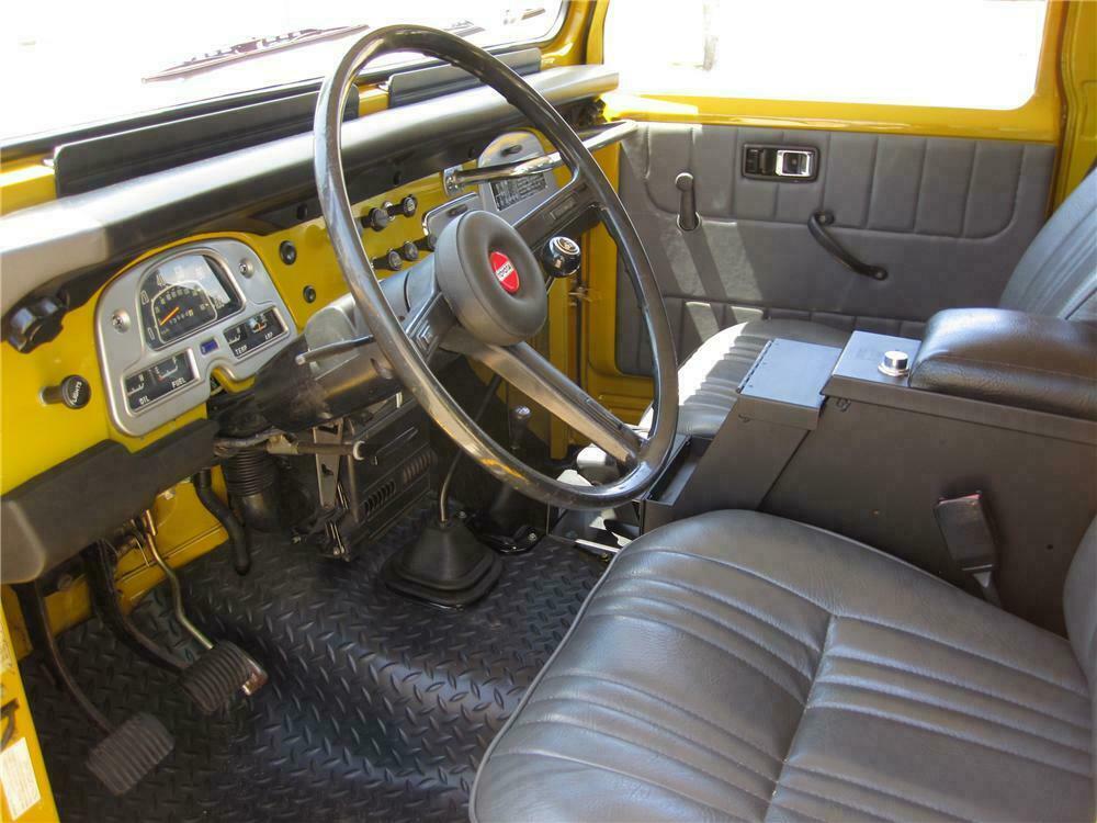 1976 TOYOTA LAND CRUISER FJ-40 SUV - Interior - 108168
