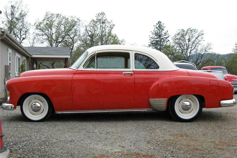 1951 CHEVROLET STYLELINE 2 DOOR CUSTOM COUPE - Side Profile - 108278