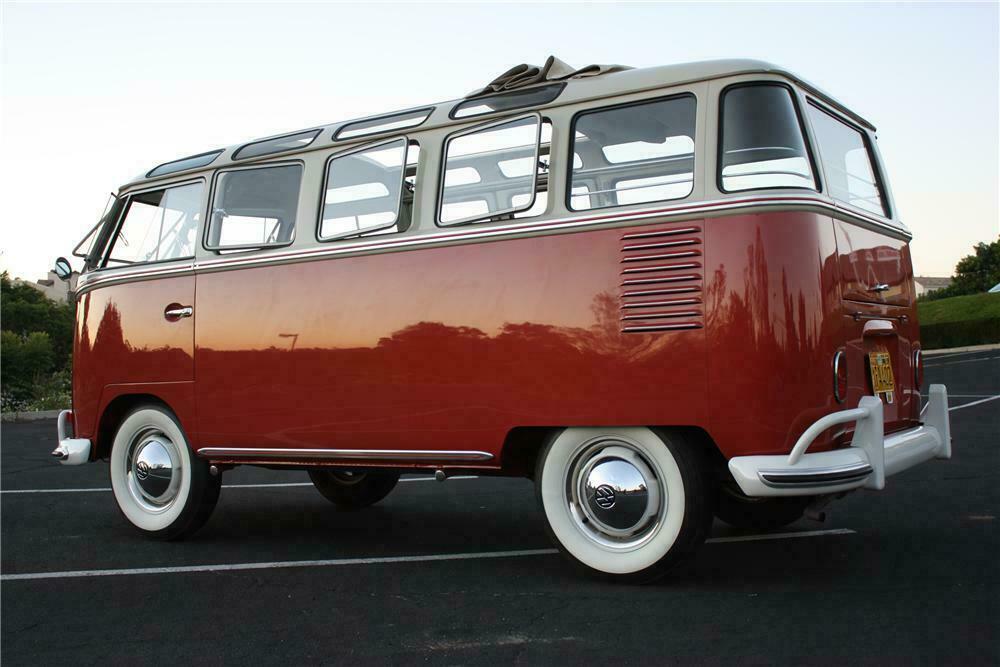 1962 VOLKSWAGEN 23 WINDOW DELUXE 9 PASSENGER SAMBA BUS - Rear 3/4 - 112579