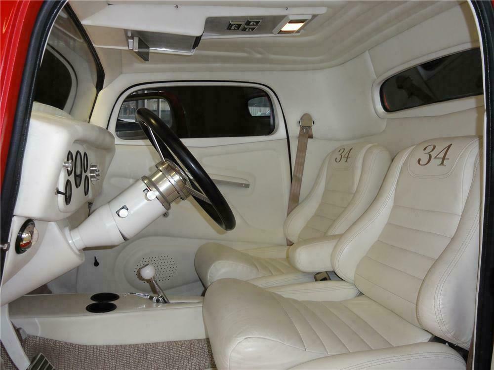 1934 FORD CUSTOM 2 DOOR COUPE - Interior - 112873