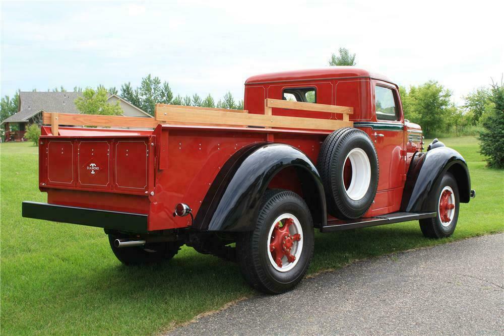 1948 DIAMOND T 201 PICKUP - Rear 3/4 - 112902
