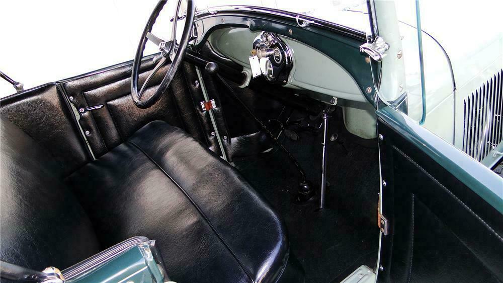 1929 FORD MODEL A CUSTOM ROADSTER - Interior - 113242