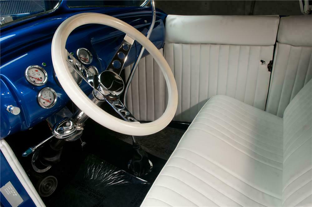 1932 FORD CUSTOM ROADSTER - Interior - 116008