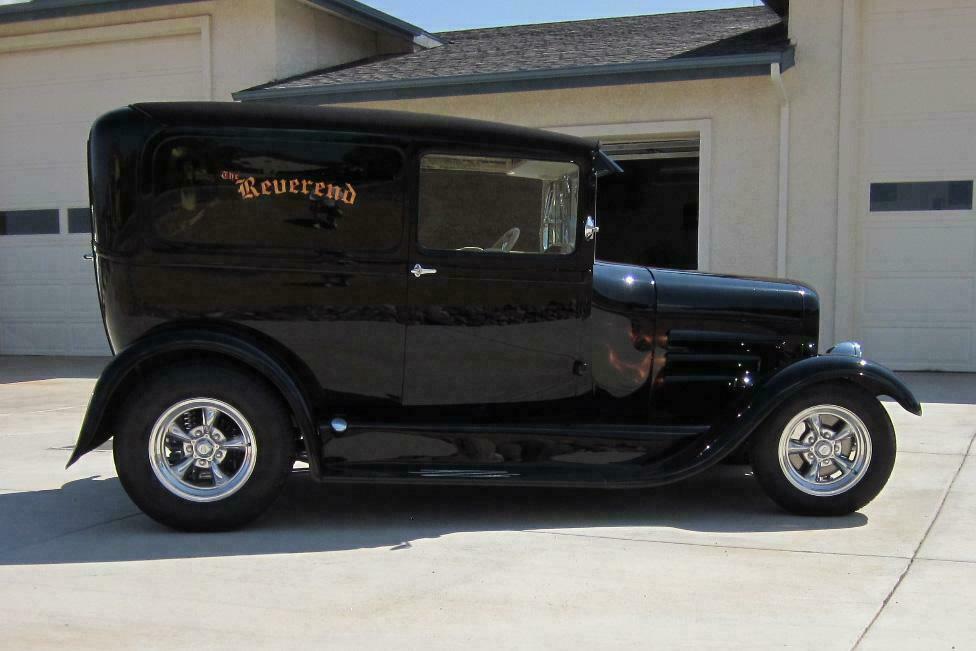 1929 FORD DELIVERY CUSTOM SEDAN - Side Profile - 116068