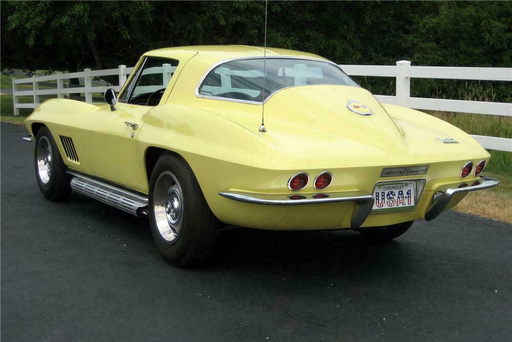 1967 CHEVROLET CORVETTE COUPE - Rear 3/4 - 116185