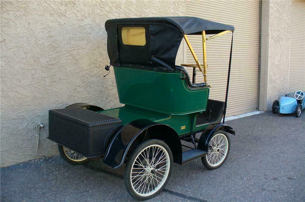 1908 RENAULT ROADSTER SUMMER BODY - Rear 3/4 - 119294