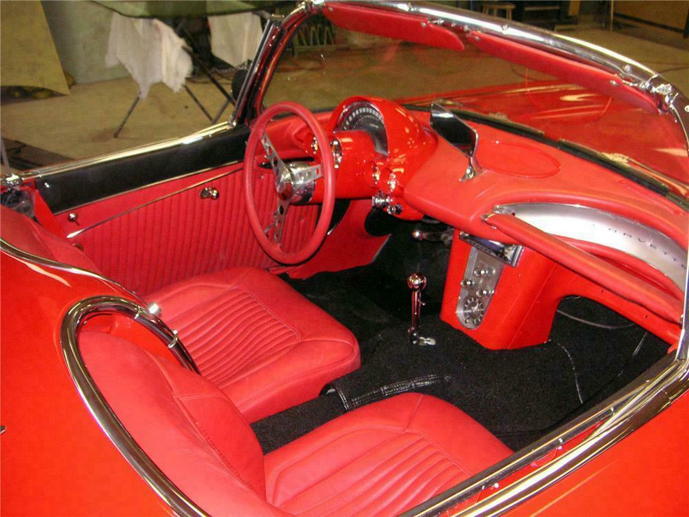 1959 CHEVROLET CORVETTE CUSTOM ROADSTER - Interior - 125251