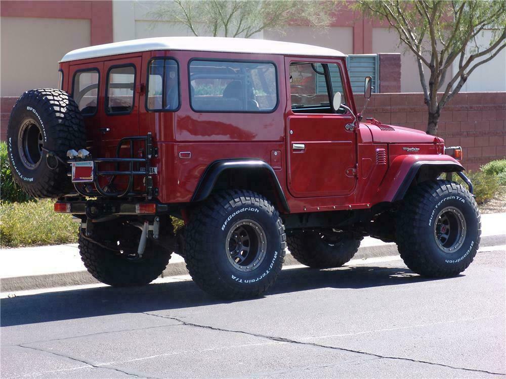 1975 TOYOTA LAND CRUISER FJ-40 CUSTOM SUV - Rear 3/4 - 125546