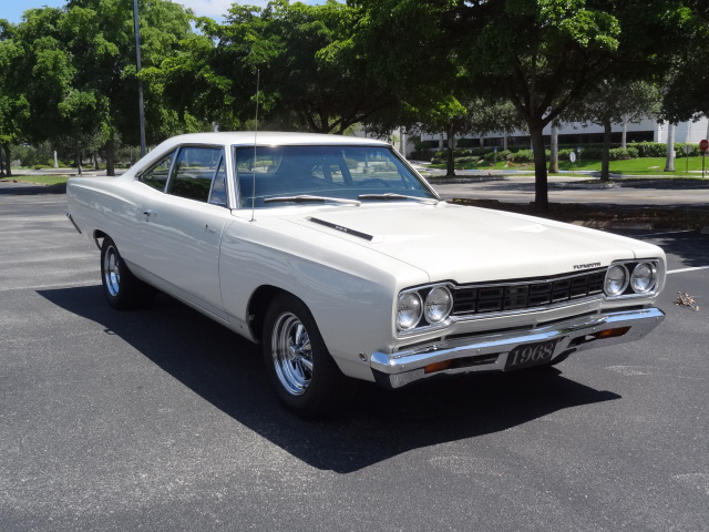 1968 PLYMOUTH ROAD RUNNER CUSTOM 2 DOOR SEDAN - Front 3/4 - 125660