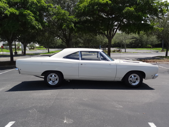 1968 PLYMOUTH ROAD RUNNER CUSTOM 2 DOOR SEDAN - Side Profile - 125660