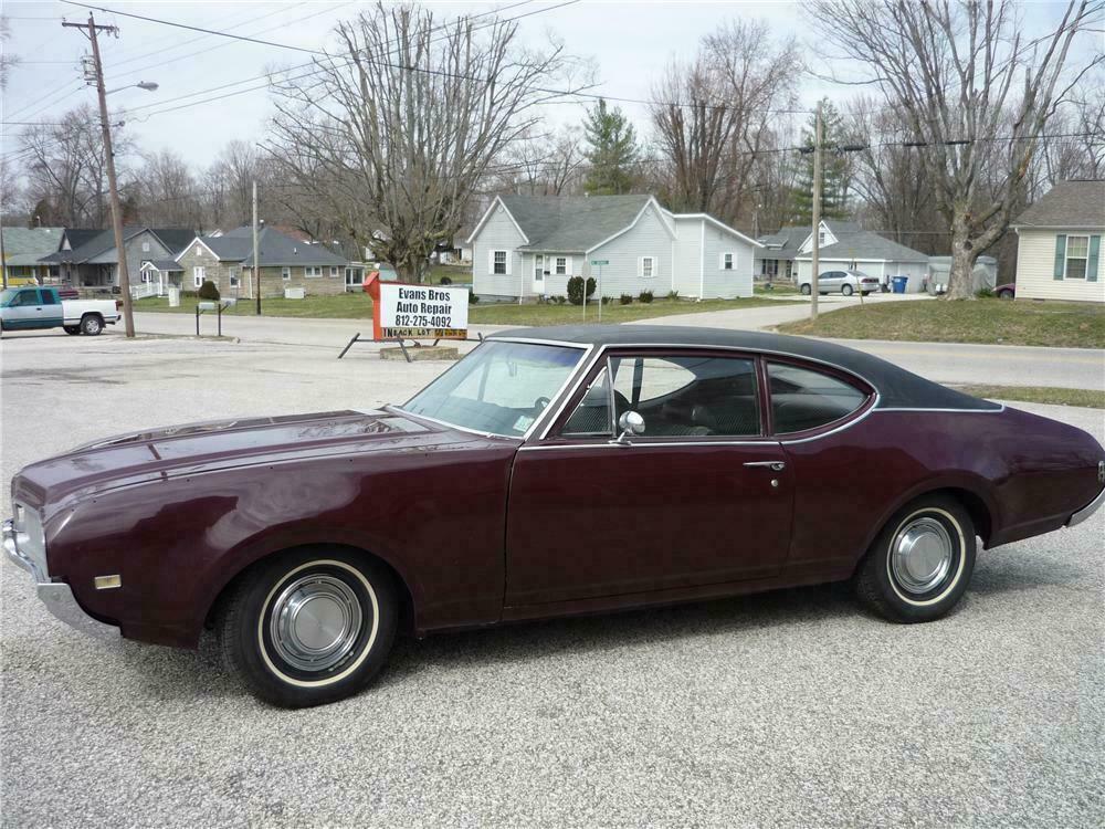 1969 OLDSMOBILE CUTLASS 2 DOOR SEDAN - Side Profile - 125716