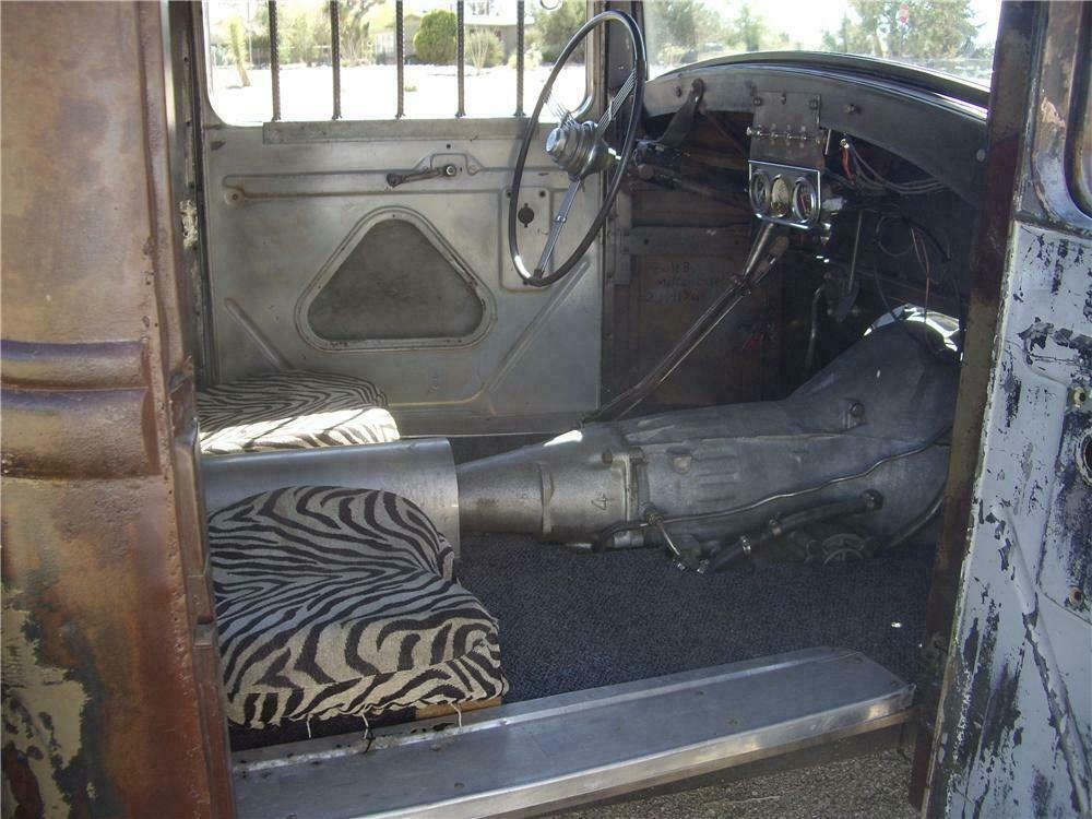 1932 FORD CUSTOM PICKUP - Interior - 130274