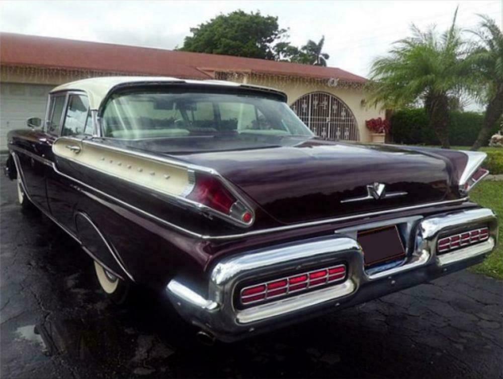 Old truck I've seen forever and finally got to get a close look ...