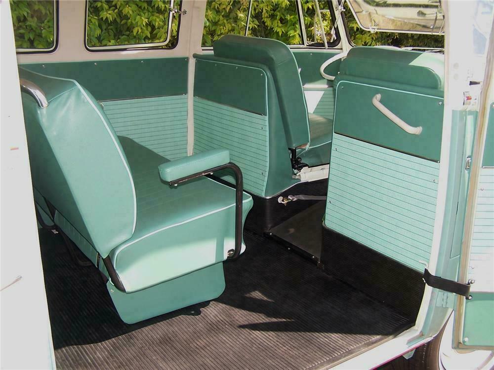 1963 VOLKSWAGEN DELUXE MICROBUS 15 WINDOW - Interior - 132953