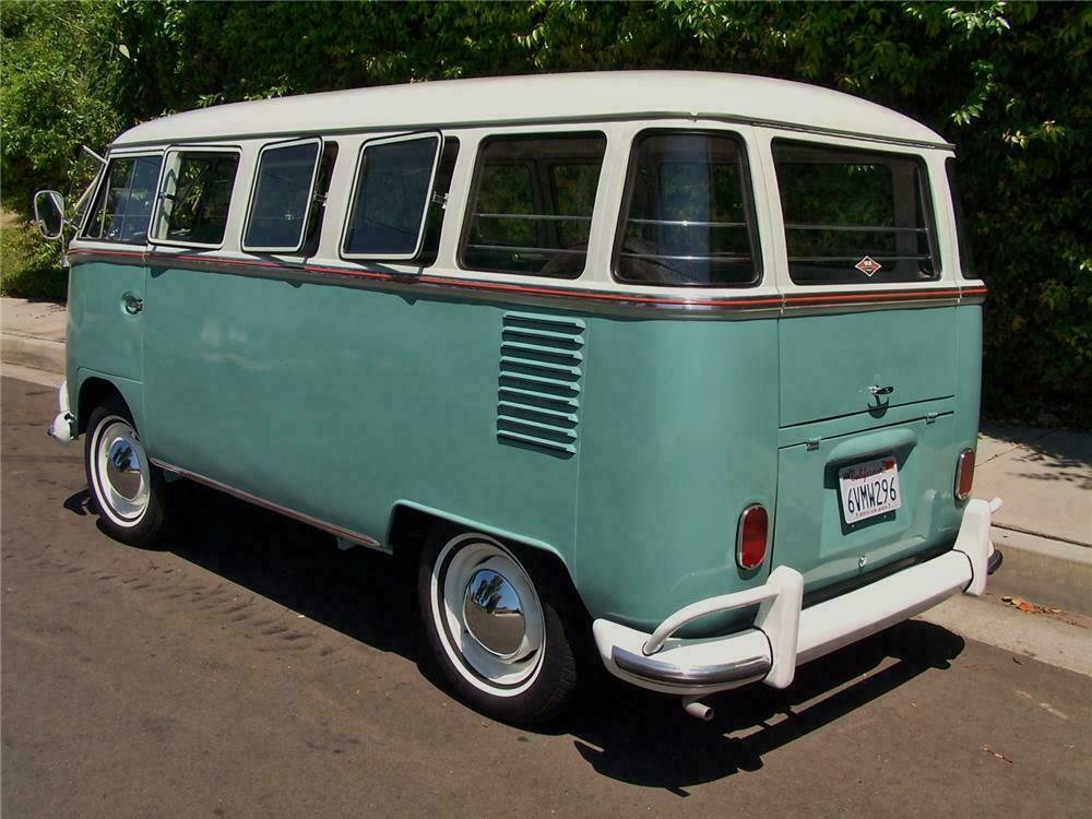 1963 VOLKSWAGEN DELUXE MICROBUS 15 WINDOW - Rear 3/4 - 132953