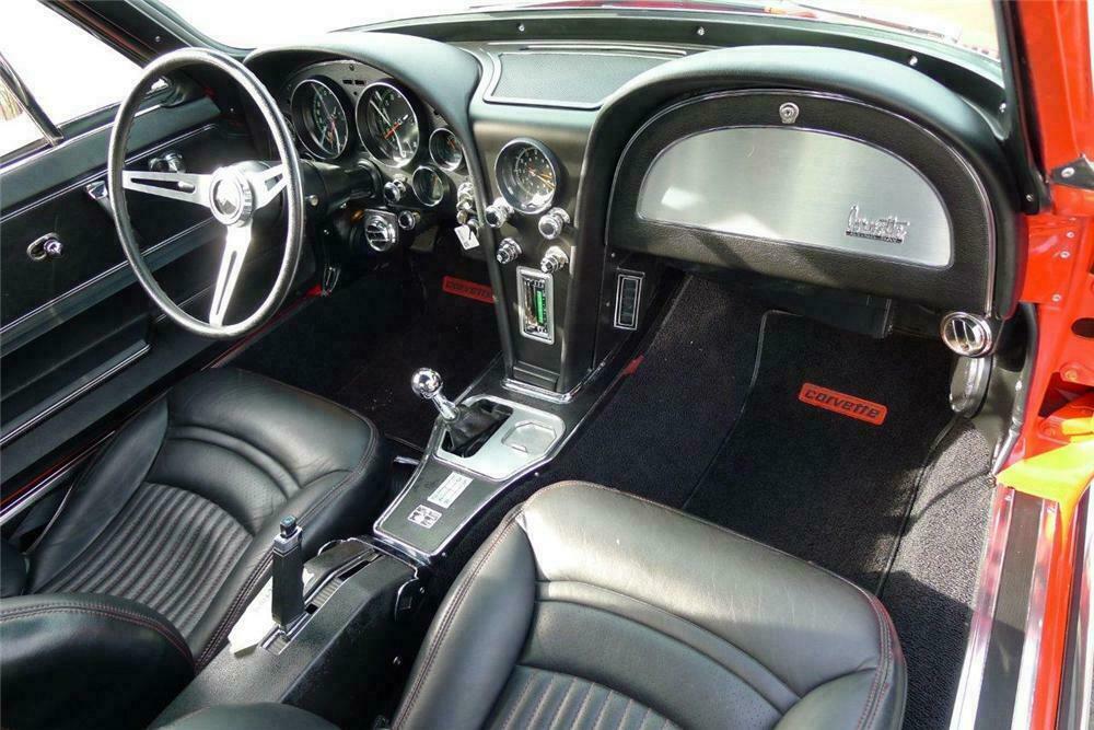 1964 CHEVROLET CORVETTE CUSTOM 2 DOOR COUPE - Interior - 133020