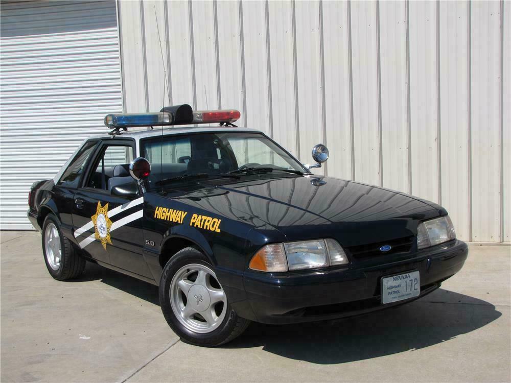 1992 FORD MUSTANG CUSTOM 2 DOOR COUPE - Side Profile - 133555
