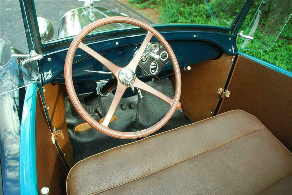 1928 FORD MODEL A ROADSTER - Interior - 137902