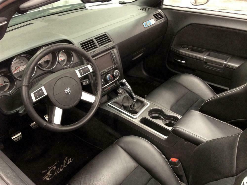 2009 Dodge Challenger Interior