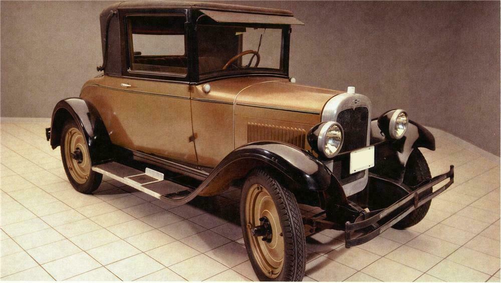 1927 CHEVROLET LANDAU COUPE - Front 3/4 - 138034