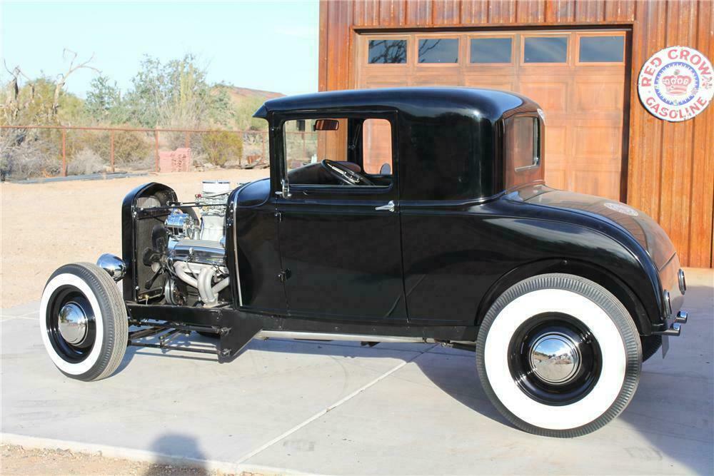 1930 FORD CUSTOM 2 DOOR COUPE - Side Profile - 138324