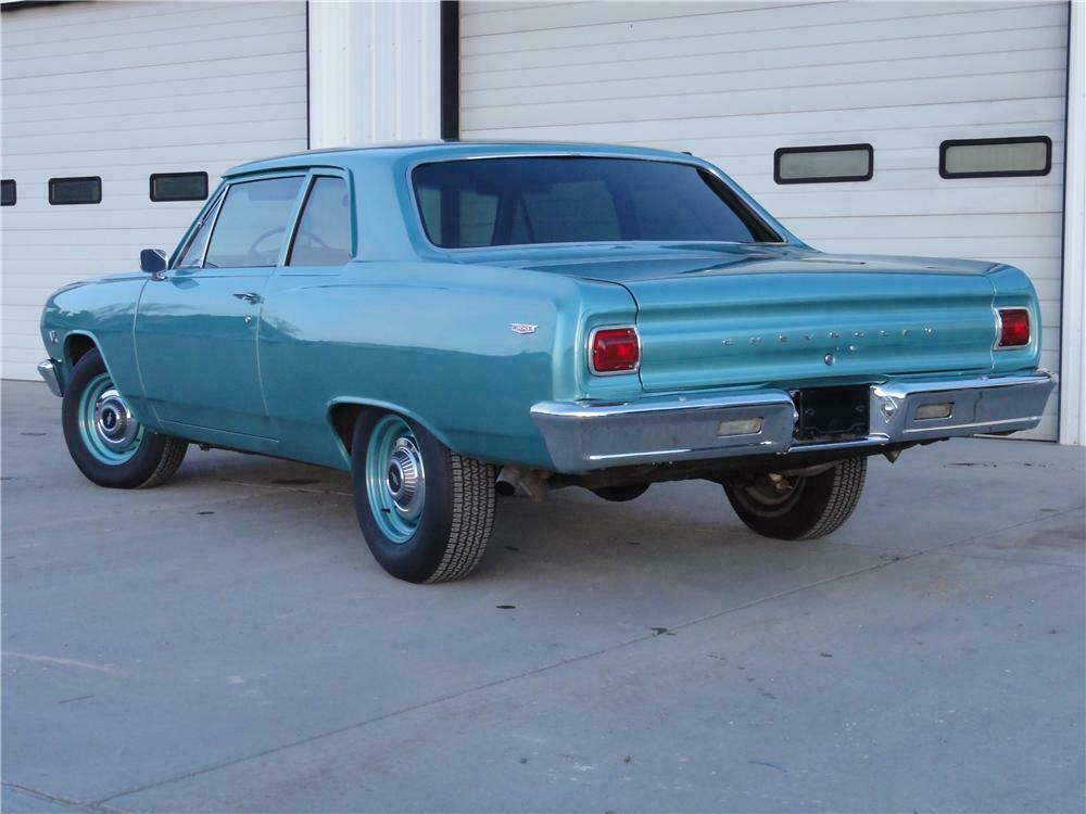 1965 CHEVROLET CHEVELLE 300 CUSTOM 2 DOOR HARDTOP - Rear 3/4 - 138496