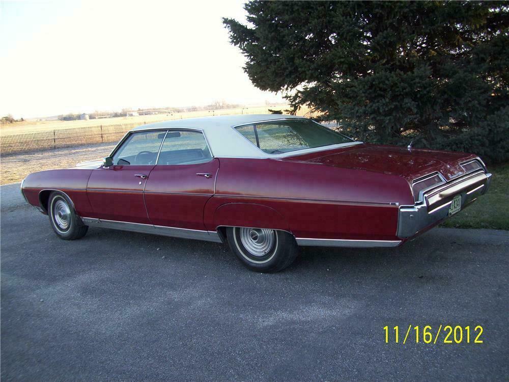 1969 PONTIAC BONNEVILLE 4 DOOR HARDTOP - Rear 3/4 - 139105