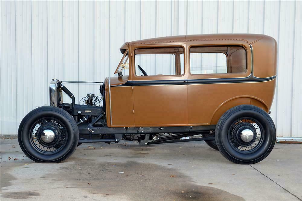 1931 FORD MODEL A CUSTOM 2 DOOR SEDAN - Side Profile - 139123