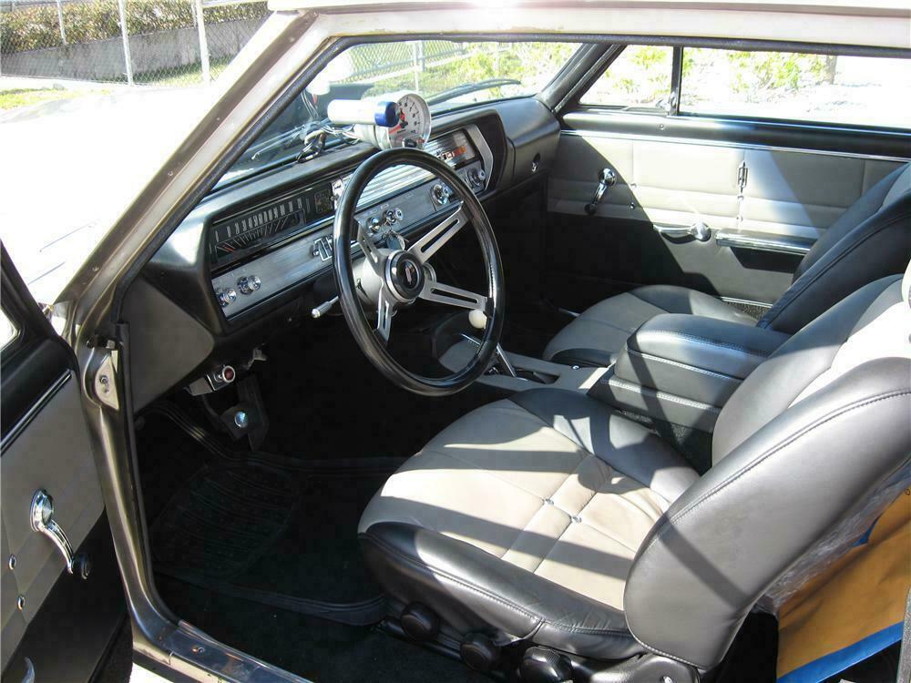 1965 OLDSMOBILE CUTLASS CUSTOM SPORTS COUPE - Interior - 151597
