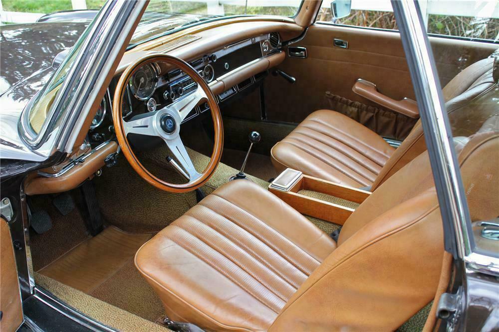 1971 MERCEDES-BENZ 280SL CONVERTIBLE - Interior - 151710